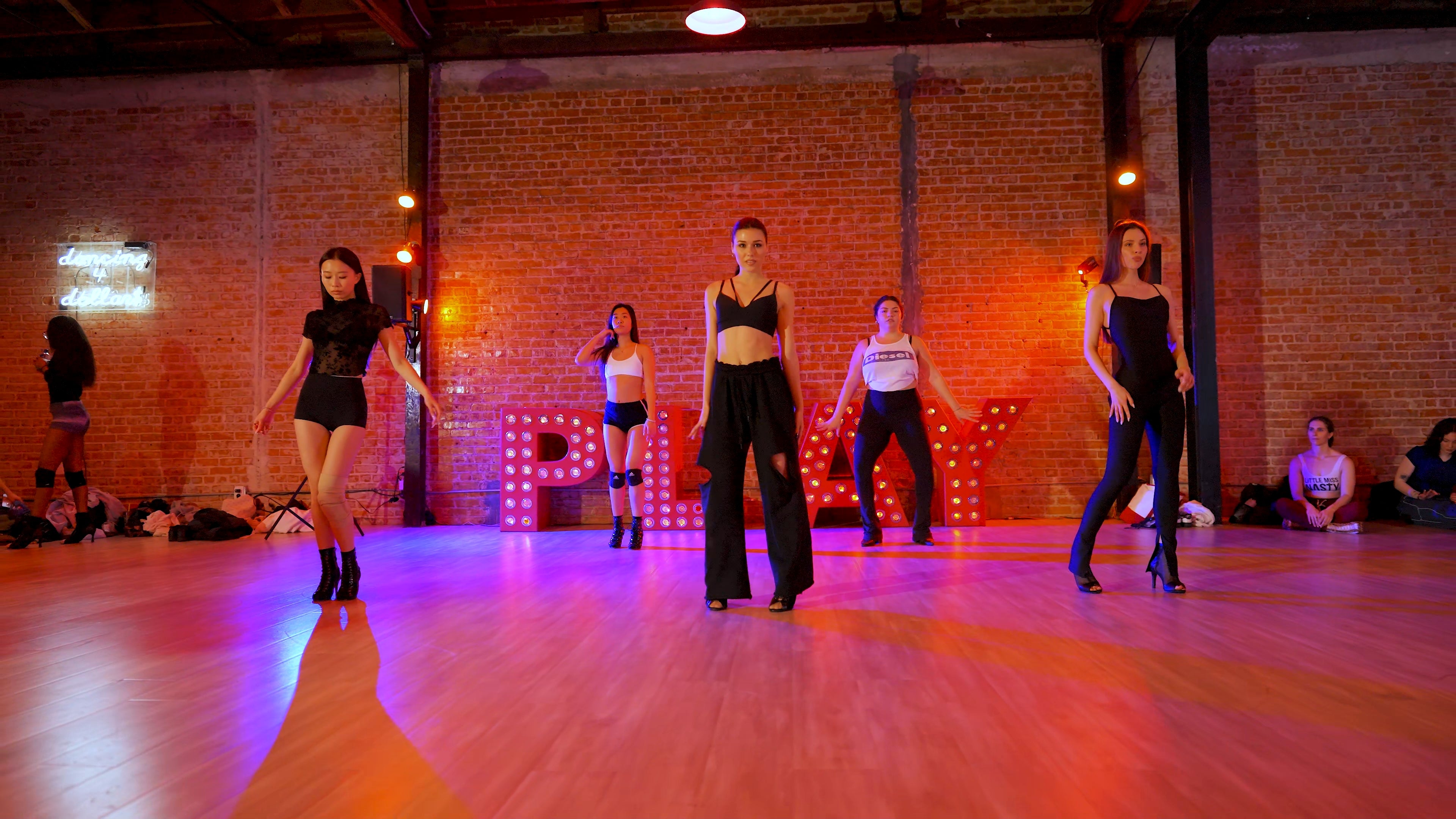 "1:59" G6 – Nineeva