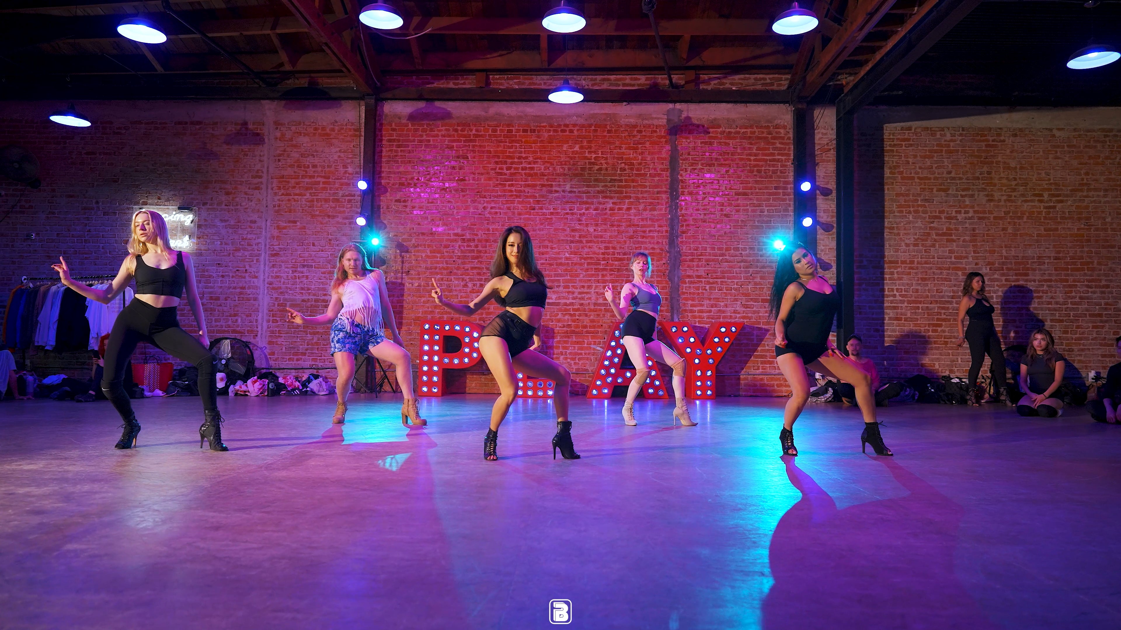 Agora Hills G6 – Nineeva