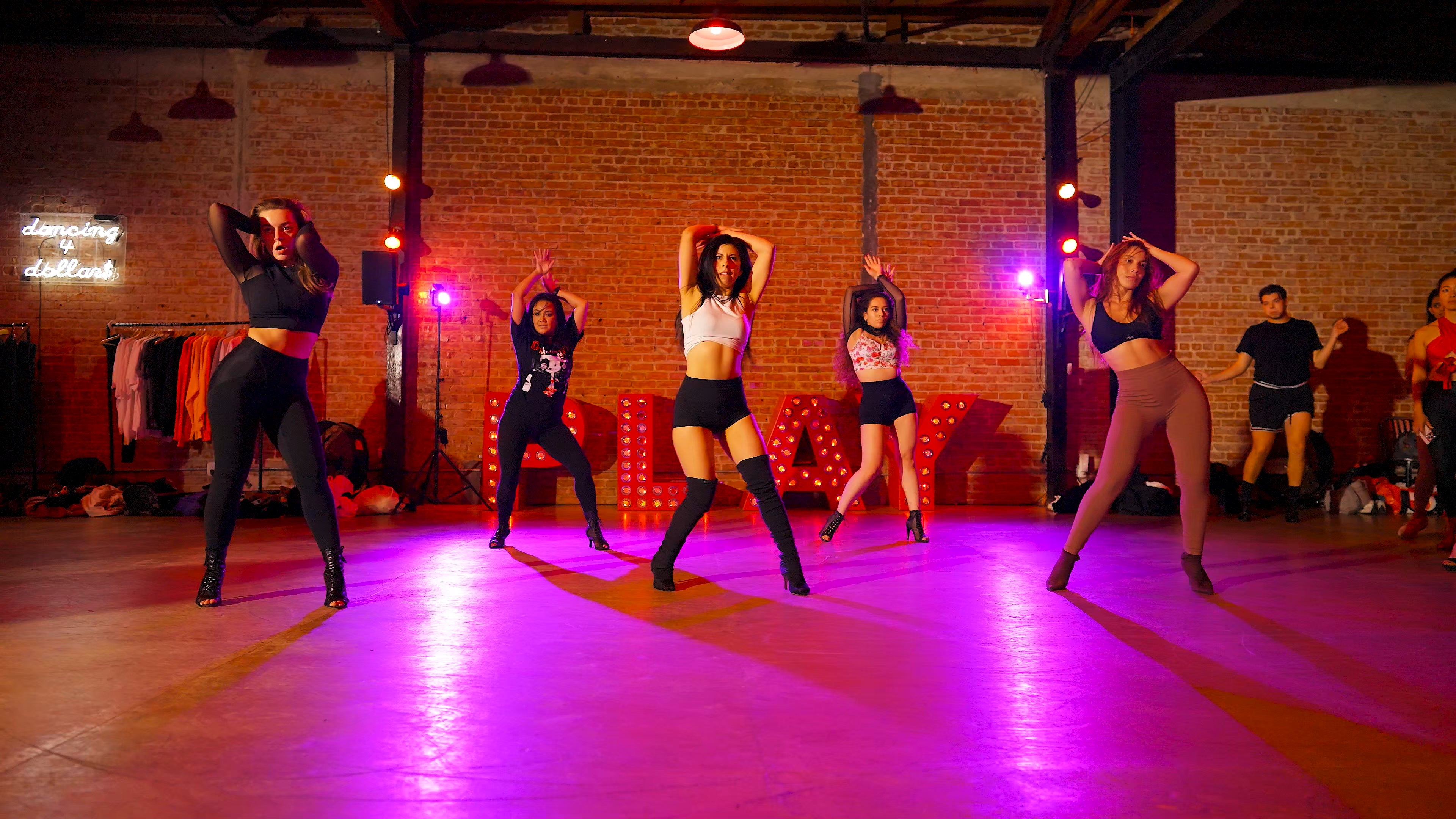 "Body" G3 – Nineeva