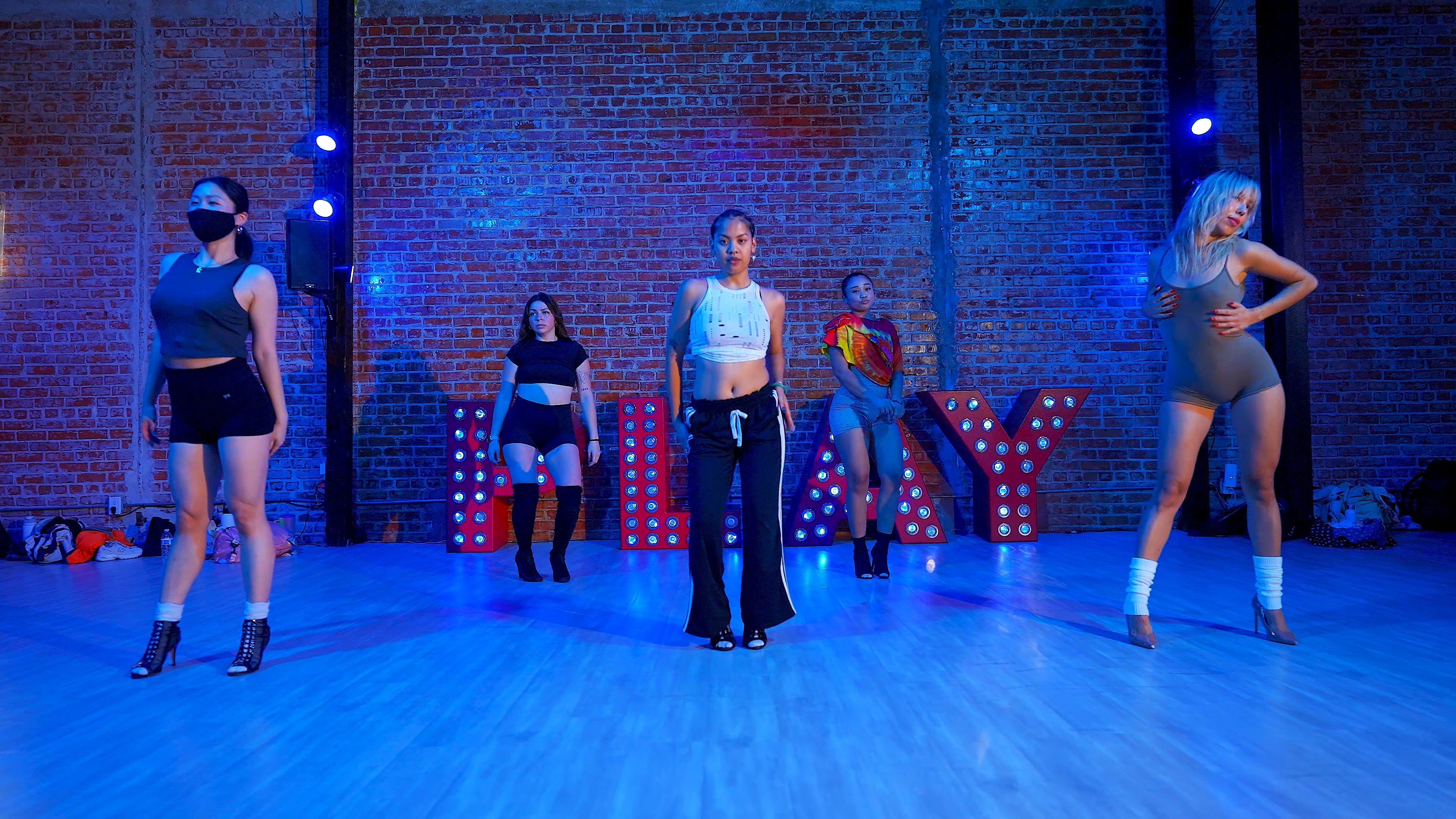 Usher G11 – Nineeva