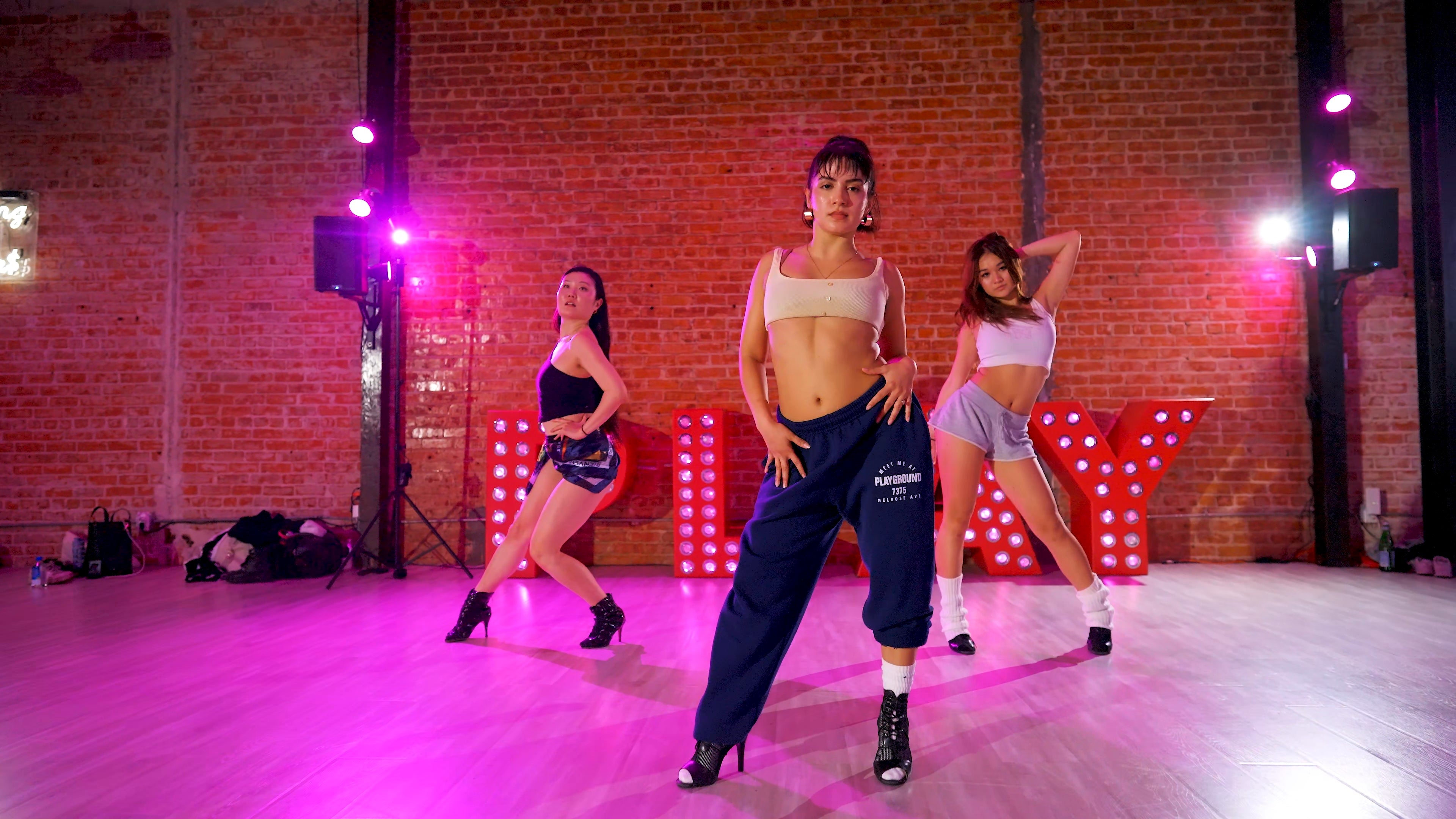 "LONG WAY 2 GO" G7 – Nineeva