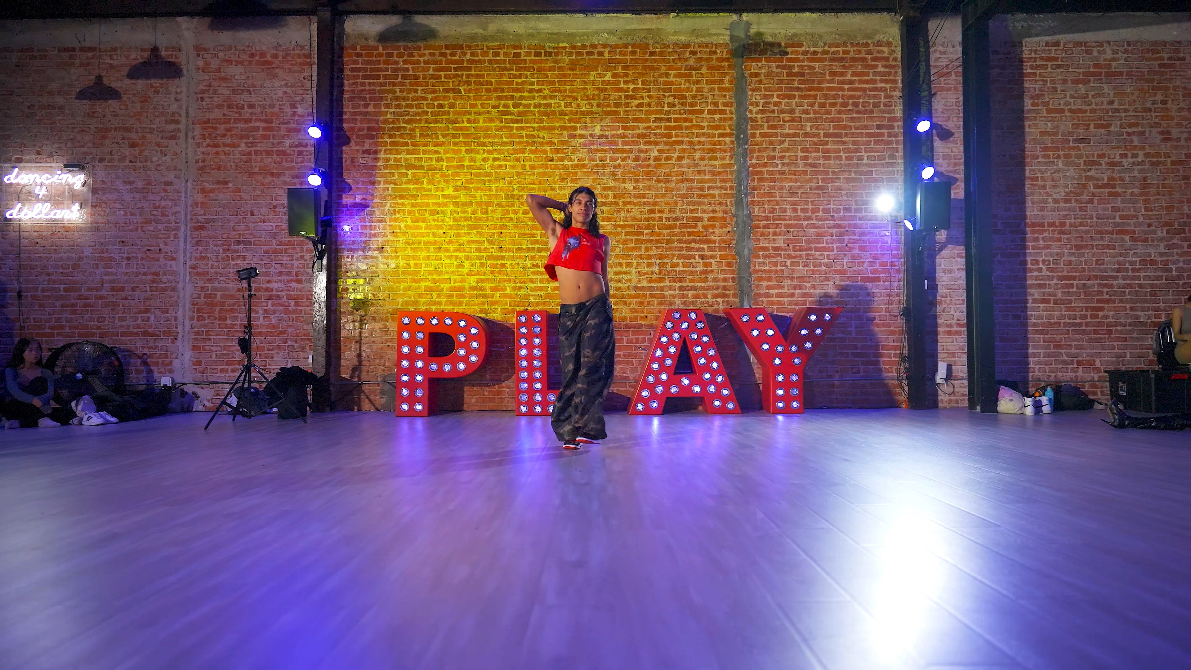 "Rock Yo Hips" G1 – Nineeva