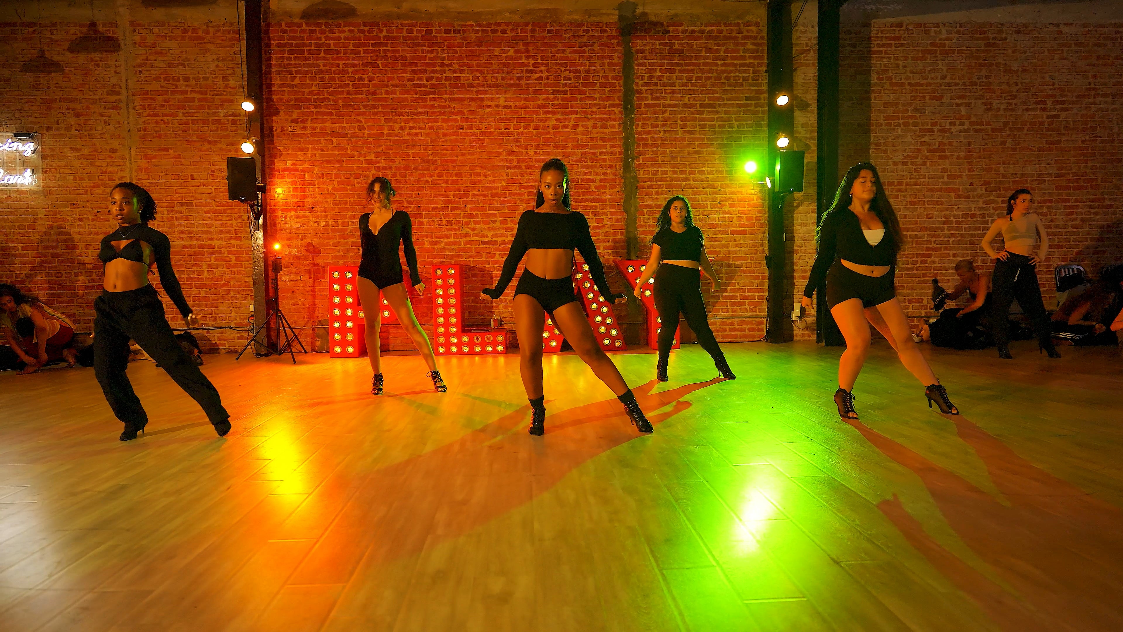 "Vixen" (R2) G3 – Nineeva