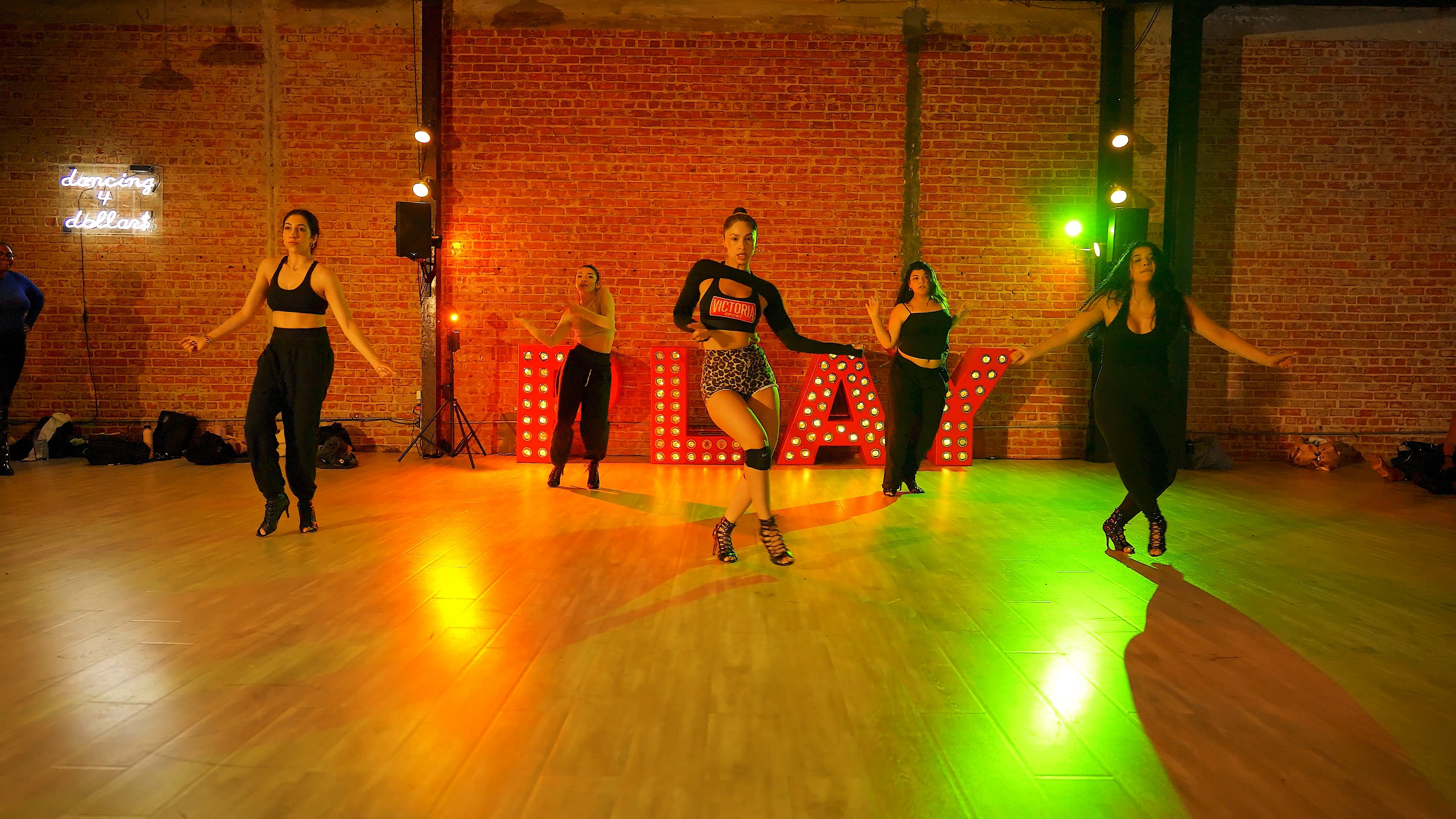 "Vixen" (R2) G5 – Nineeva