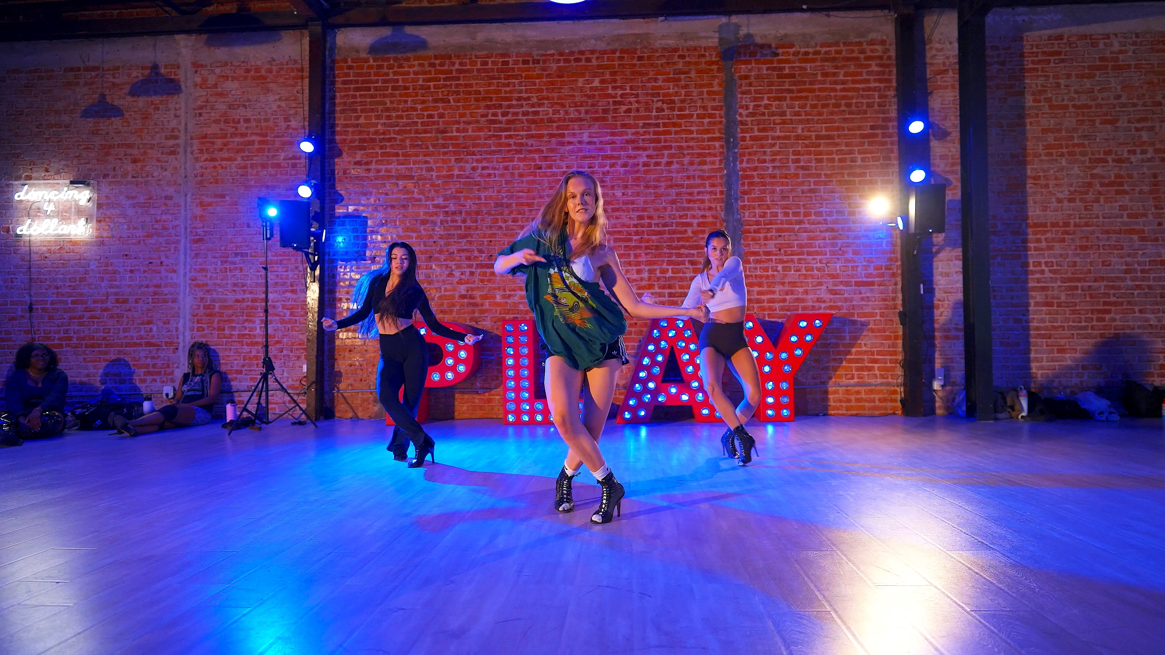 "Vixen" G7 – Nineeva