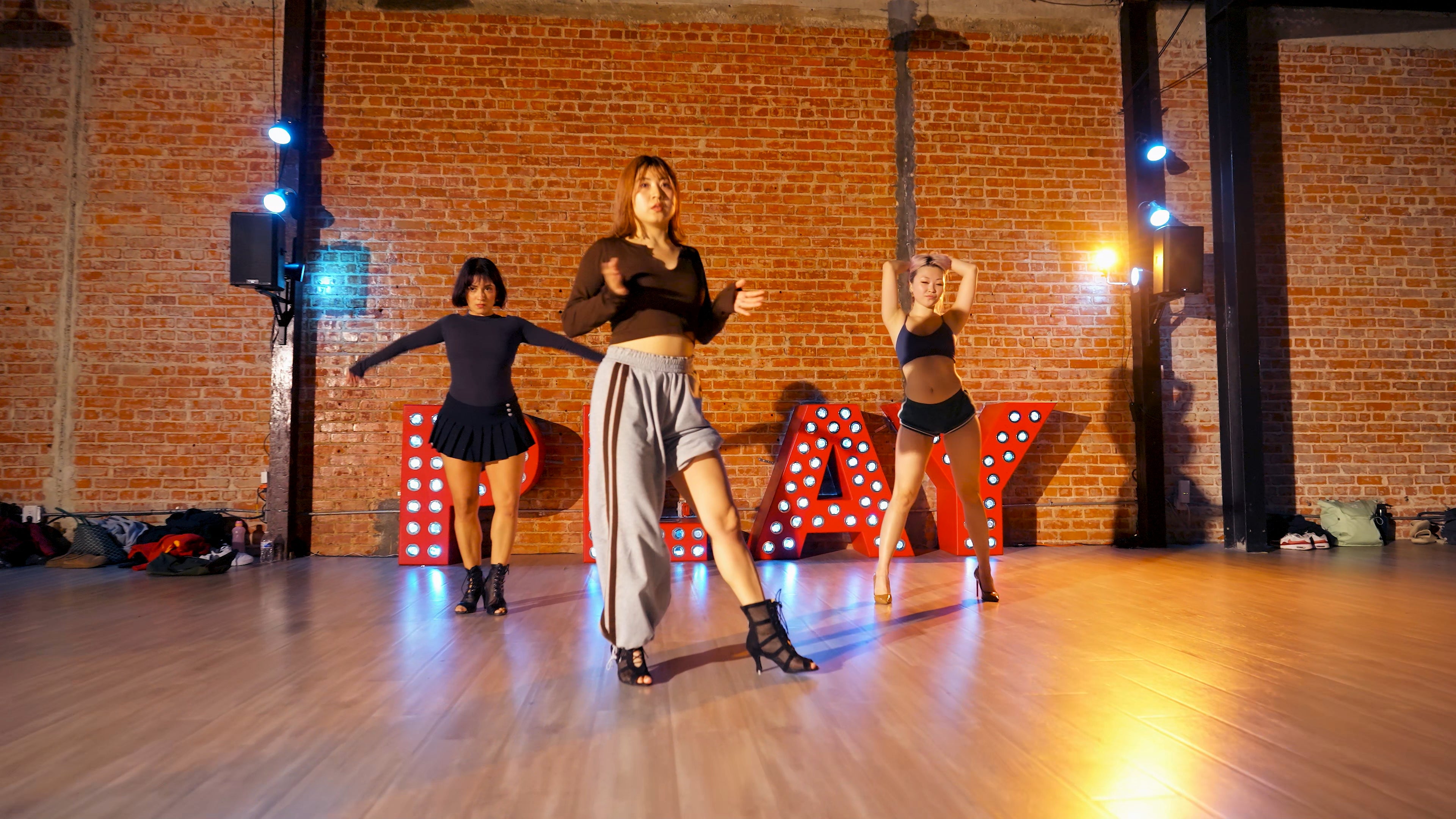 "Best Time" (Dec) G5 – Nineeva