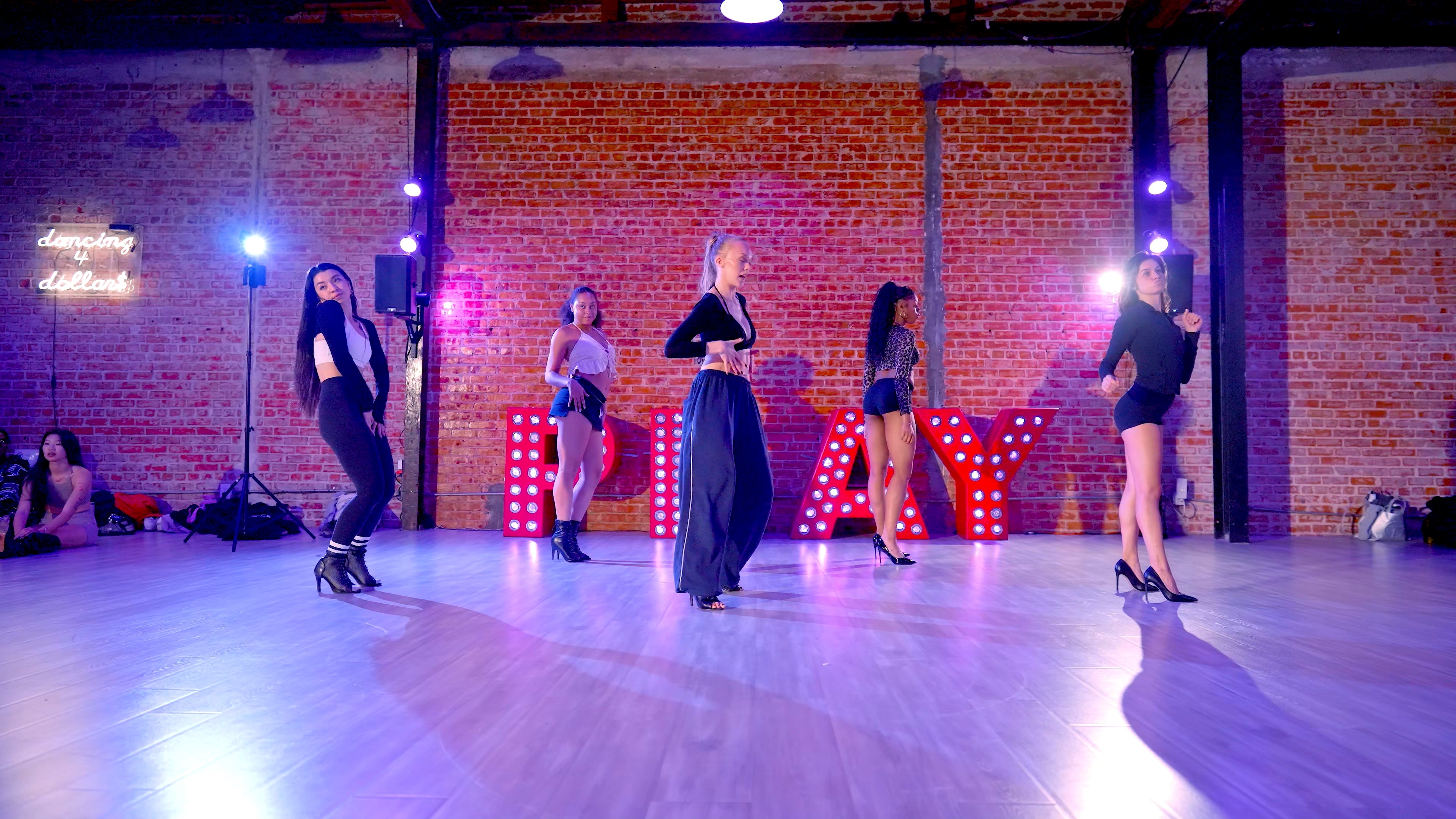 "Body" (Dec) G5 – Nineeva