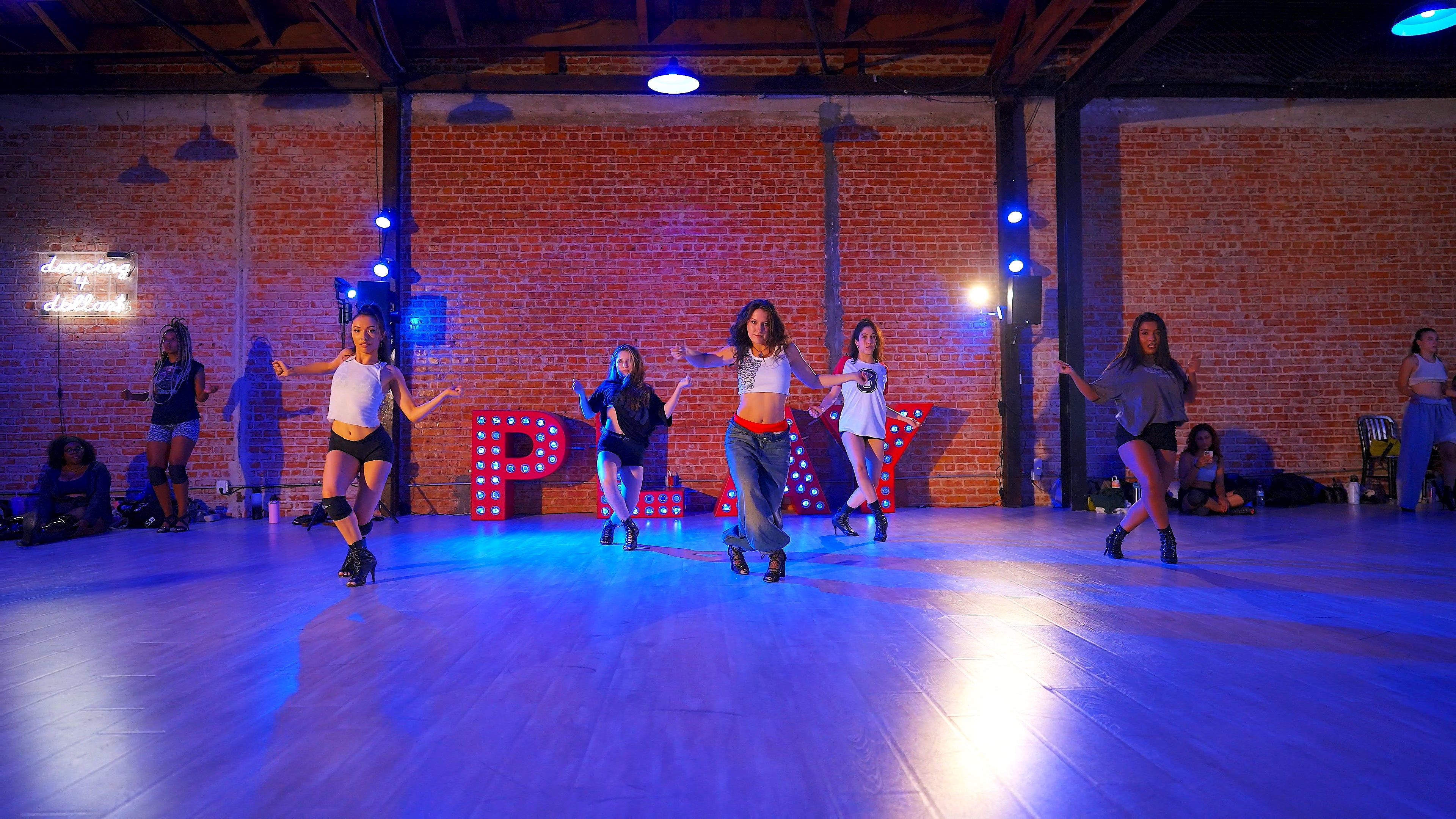 "Vixen" G10 – Nineeva